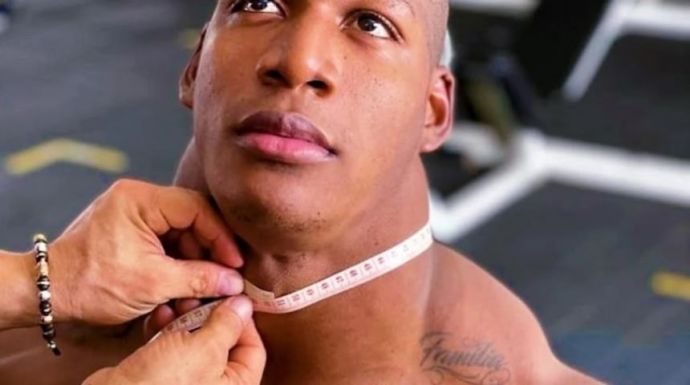 太さ52cm。驚異の首を持つボディービルダー男性の愛称は「ネックジラ」 | カラパイア